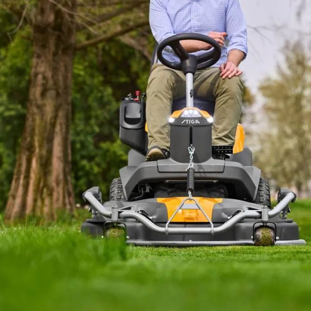 Kosilica Stiga Rider Park 900 WX - Motoreni